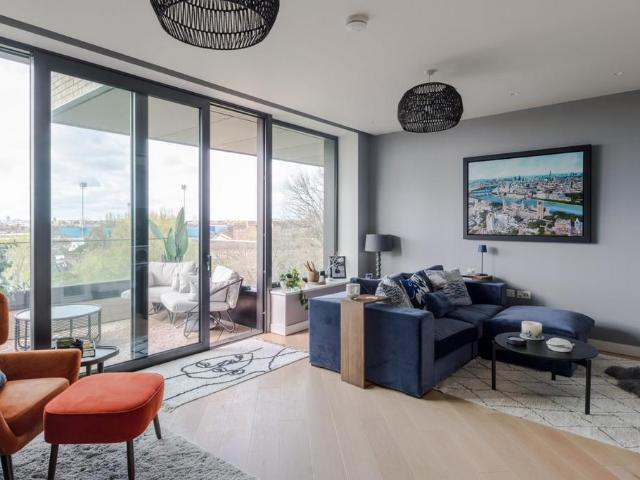 2 bedroom flat for sale