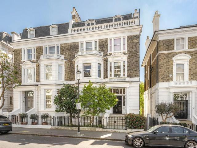 2 bedroom flat for sale