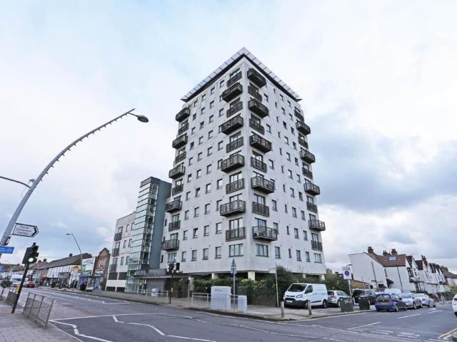 2 bedroom flat for sale