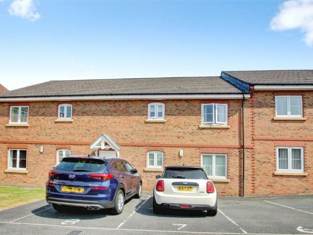 2 bedroom flat for sale