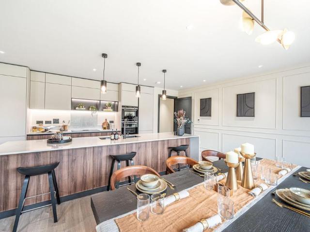 2 bedroom flat for sale