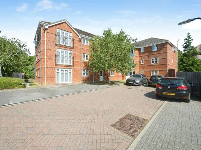 2 bedroom flat for sale