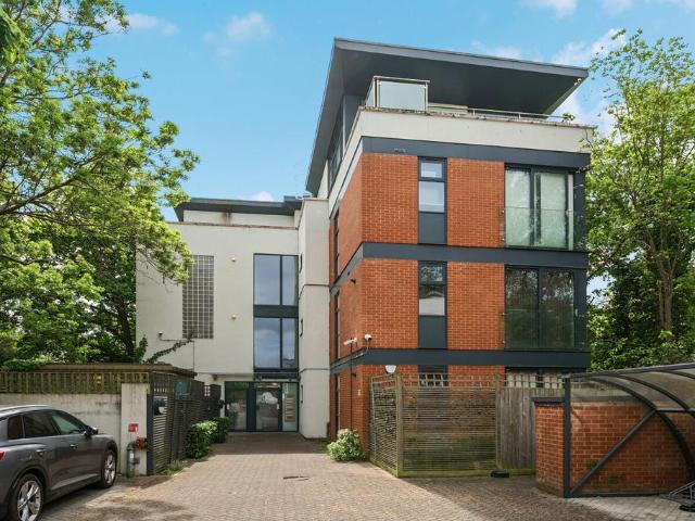 2 bedroom flat for sale