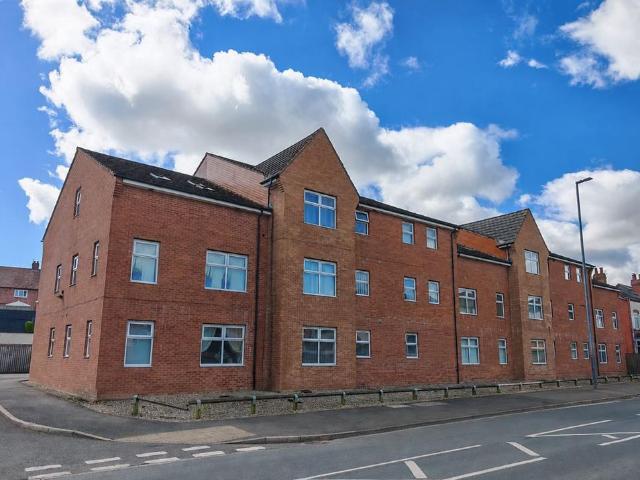 2 bedroom flat for sale