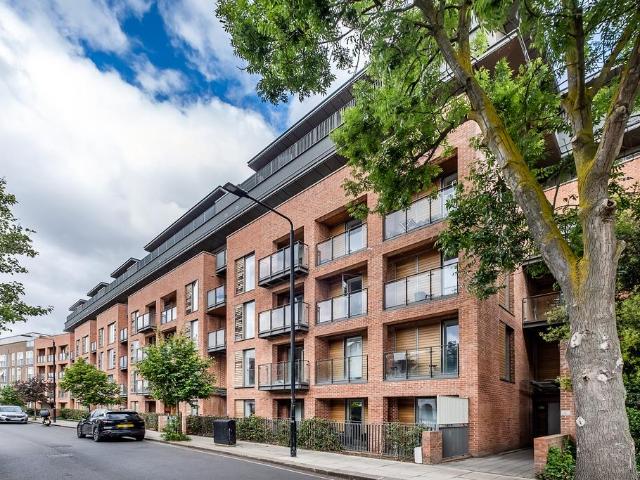 2 bedroom flat for sale