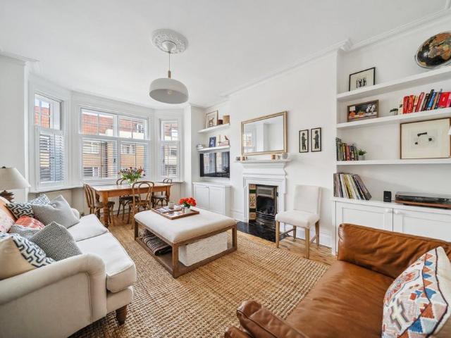 2 bedroom flat for sale