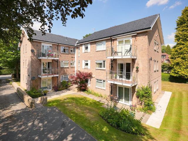 2 bedroom flat for sale