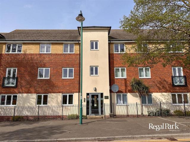 2 bedroom flat for sale