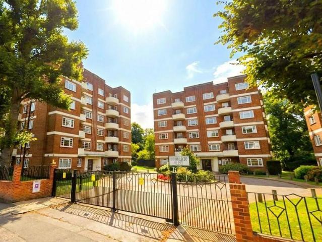 2 bedroom flat for sale