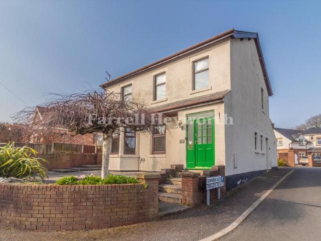 2 bedroom flat for sale