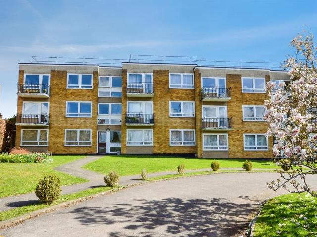 2 bedroom flat for sale