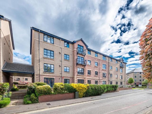 2 bedroom flat for sale