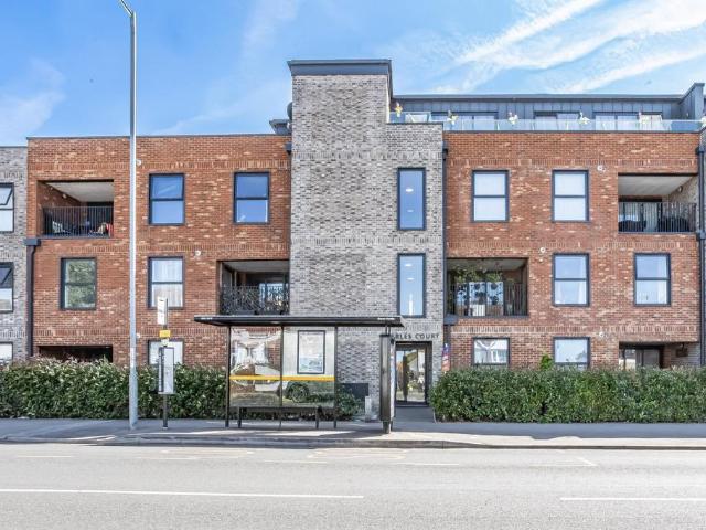 2 bedroom flat for sale