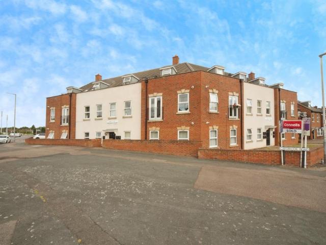 2 bedroom flat for sale