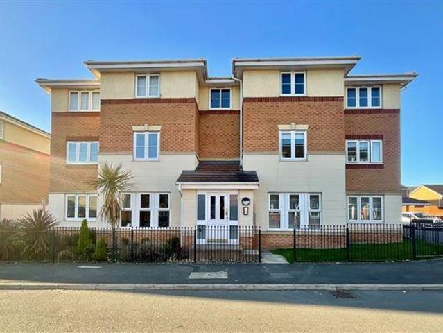 2 bedroom flat for sale