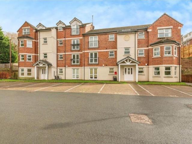 2 bedroom flat for sale