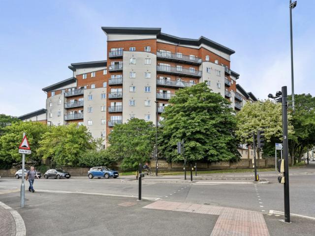2 bedroom flat for sale