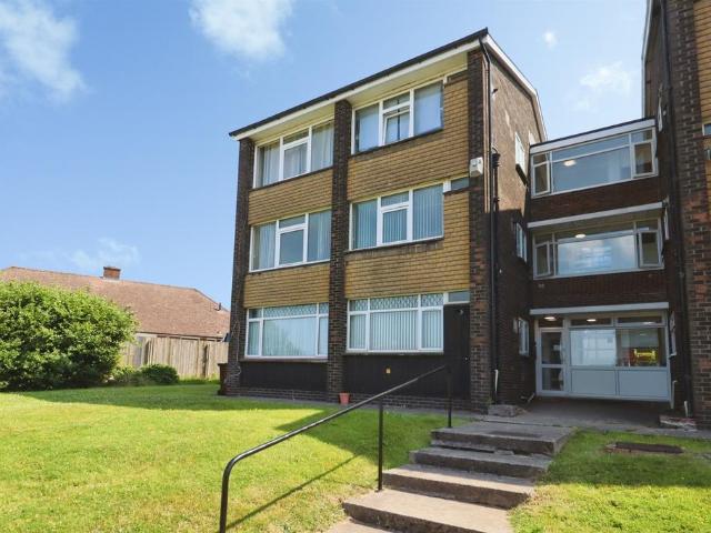 2 bedroom flat for sale