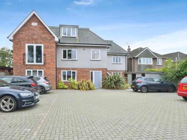 2 bedroom flat for sale