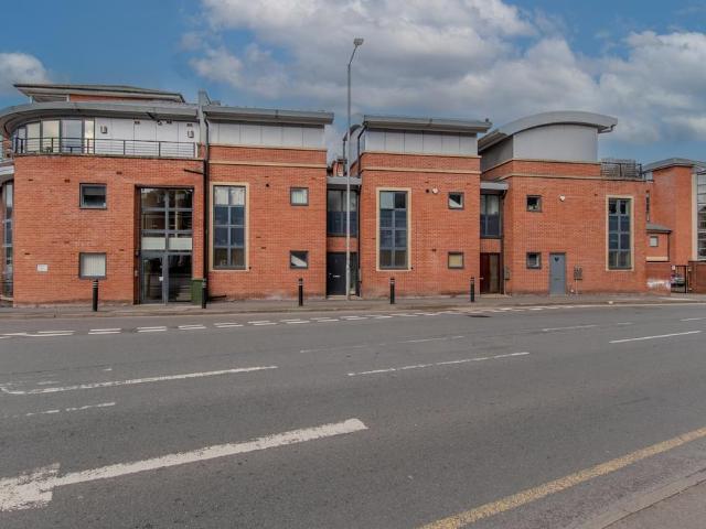 2 bedroom flat for sale