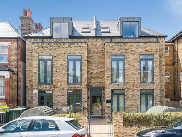2 bedroom flat for sale