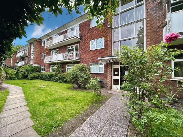 2 bedroom flat for sale