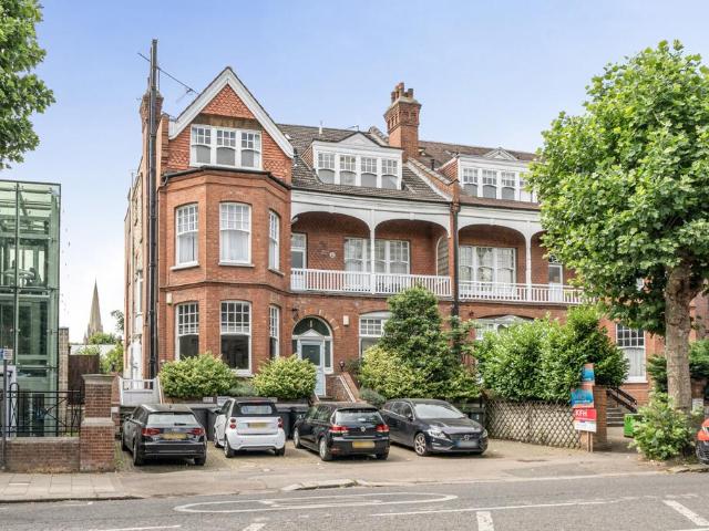2 bedroom flat for sale