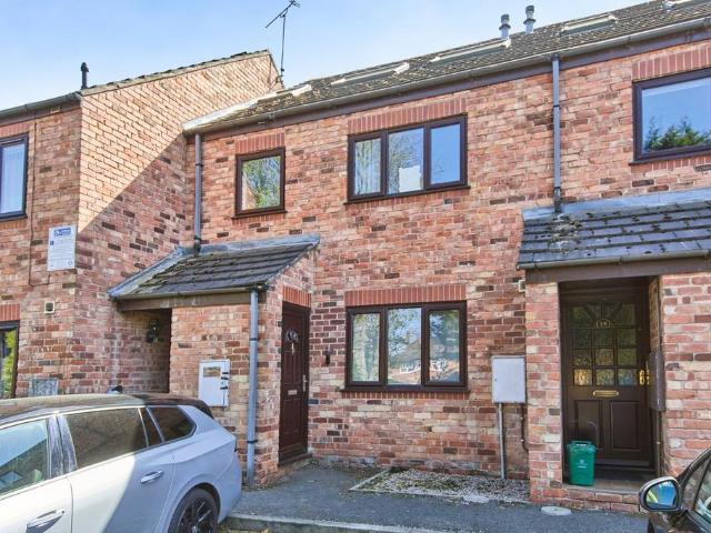 2 bedroom flat for sale