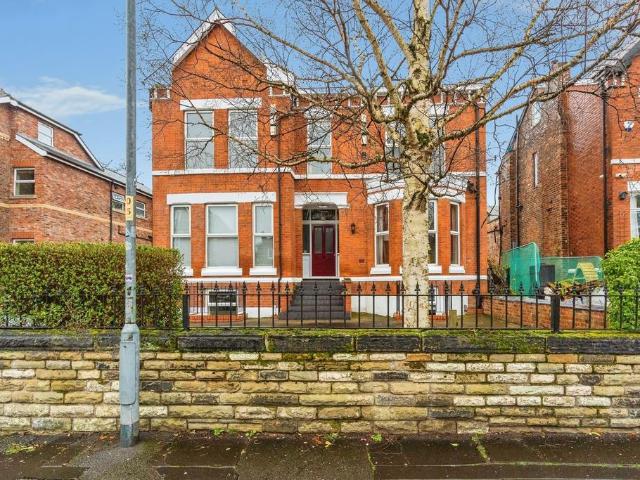 2 bedroom flat for sale