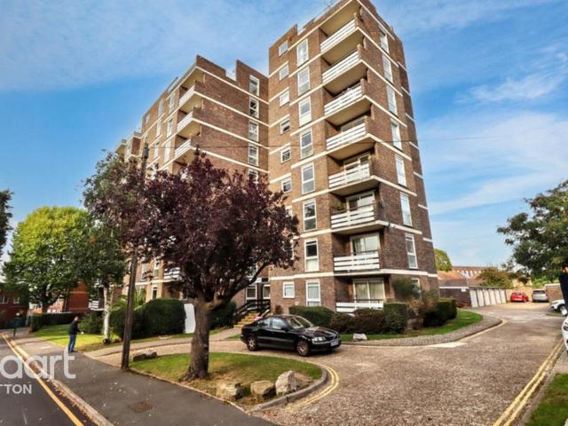 2 bedroom flat for sale