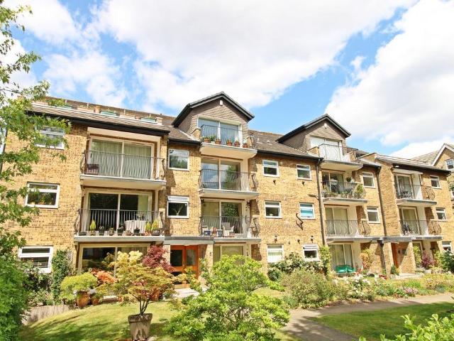 2 bedroom flat for sale