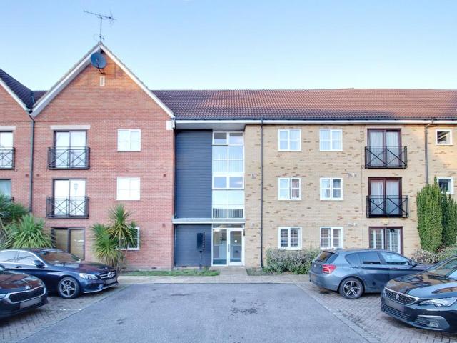 2 bedroom flat for sale