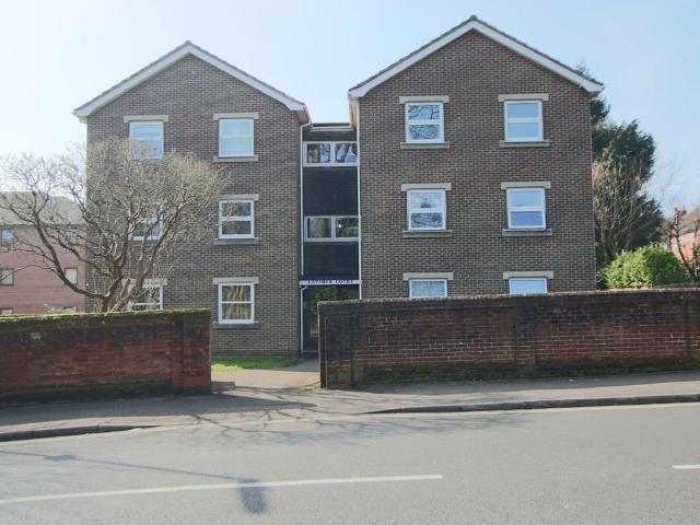 2 bedroom flat for sale