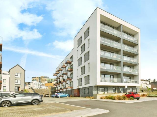 2 bedroom flat for sale