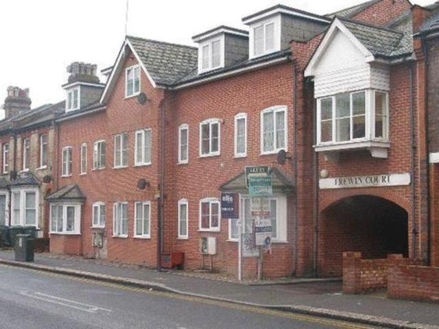 2 bedroom flat for sale