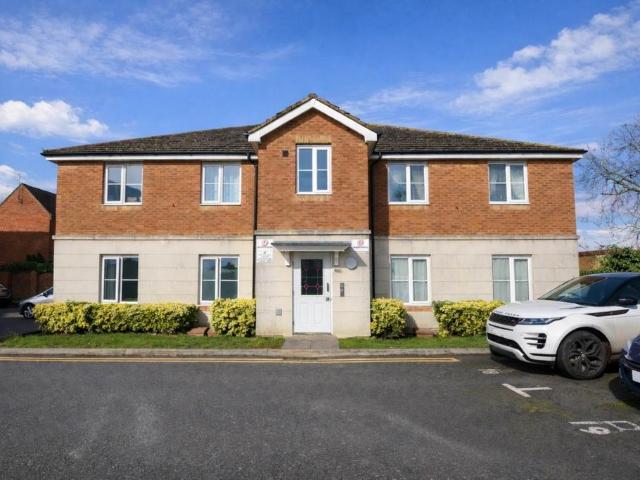 2 bedroom flat for sale
