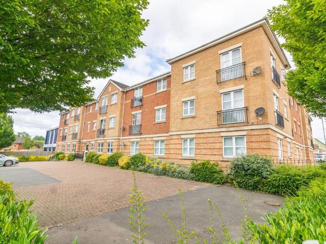 2 bedroom flat for sale