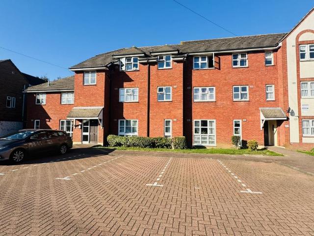 2 bedroom flat for sale