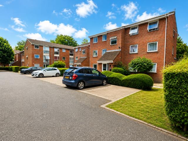 2 bedroom flat for sale