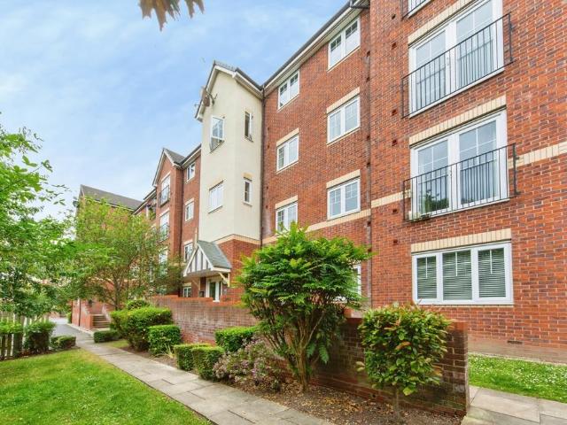 2 bedroom flat for sale