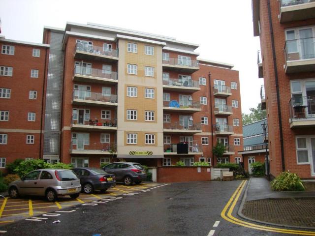 2 bedroom flat for sale