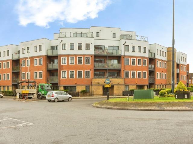 2 bedroom flat for sale