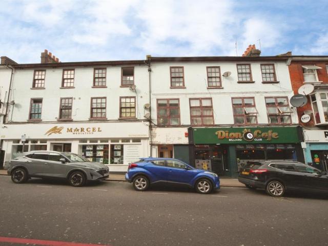 2 bedroom flat for sale