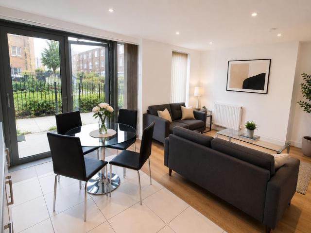 2 bedroom flat for sale
