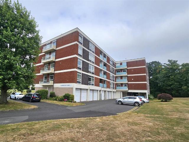 2 bedroom flat for sale