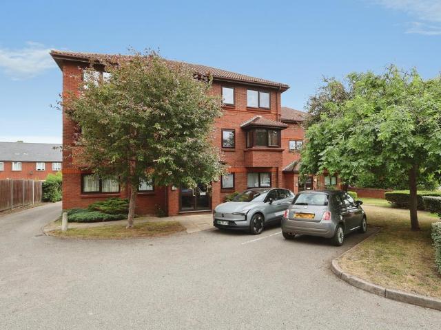 2 bedroom flat for sale