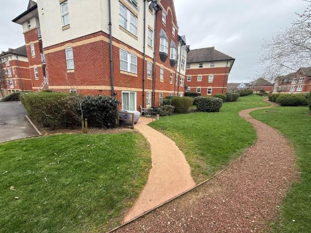 2 bedroom flat for sale