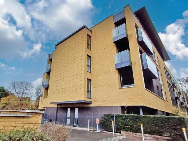 2 bedroom flat for sale
