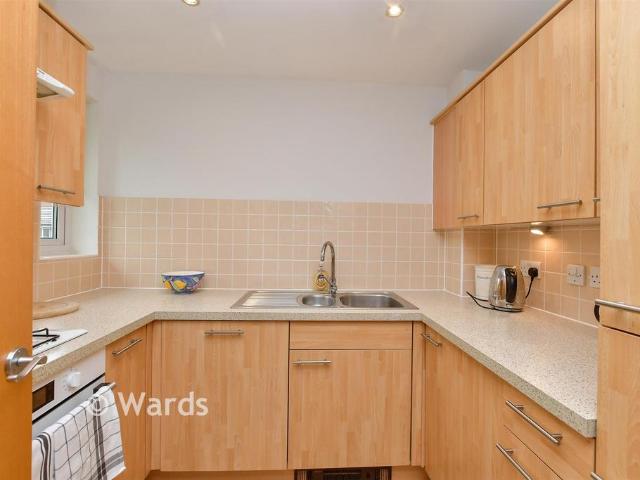 2 bedroom flat for sale