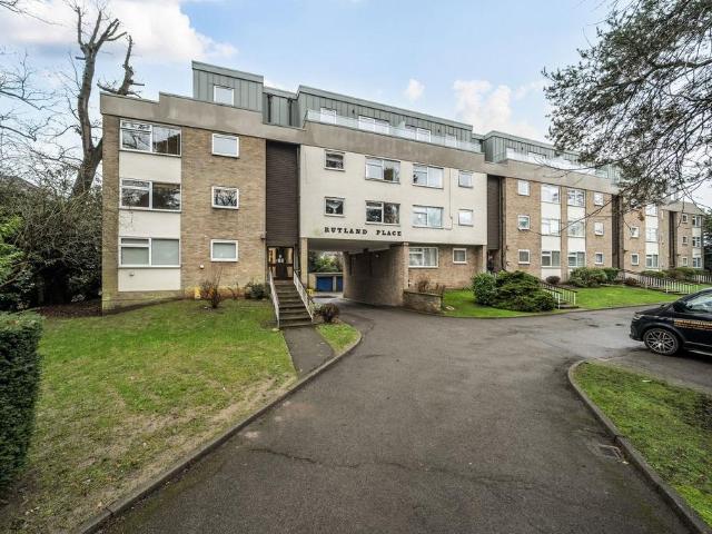 2 bedroom flat for sale
